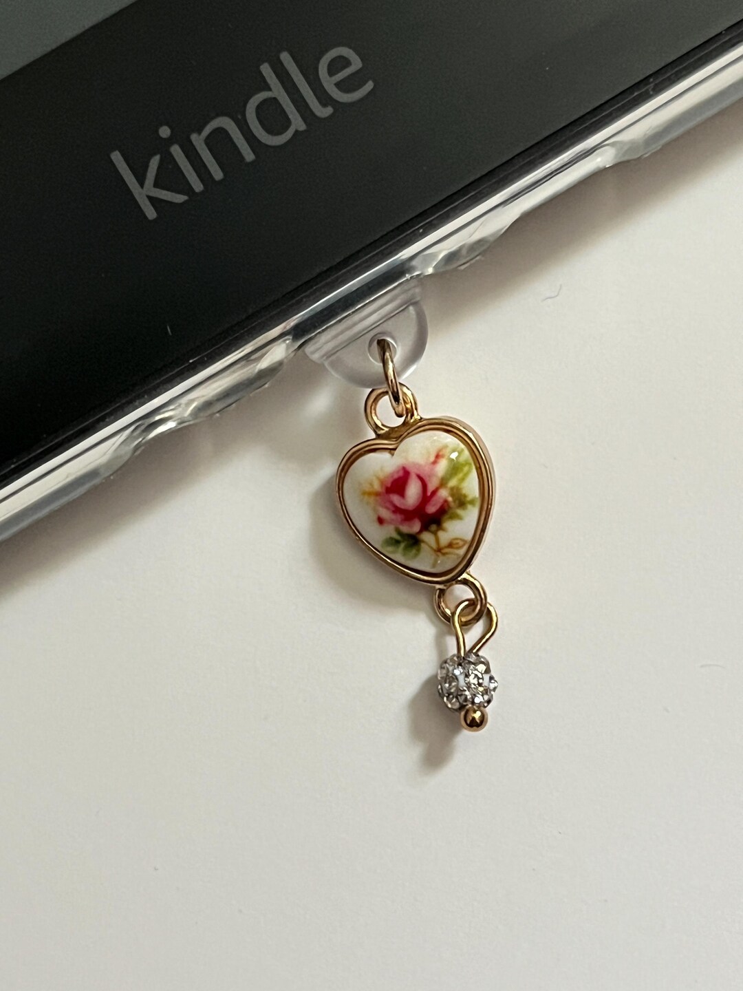 Vintage Heart Kindle Charm, USB-C Dust Plug, Kindle Decor, E-reader ...