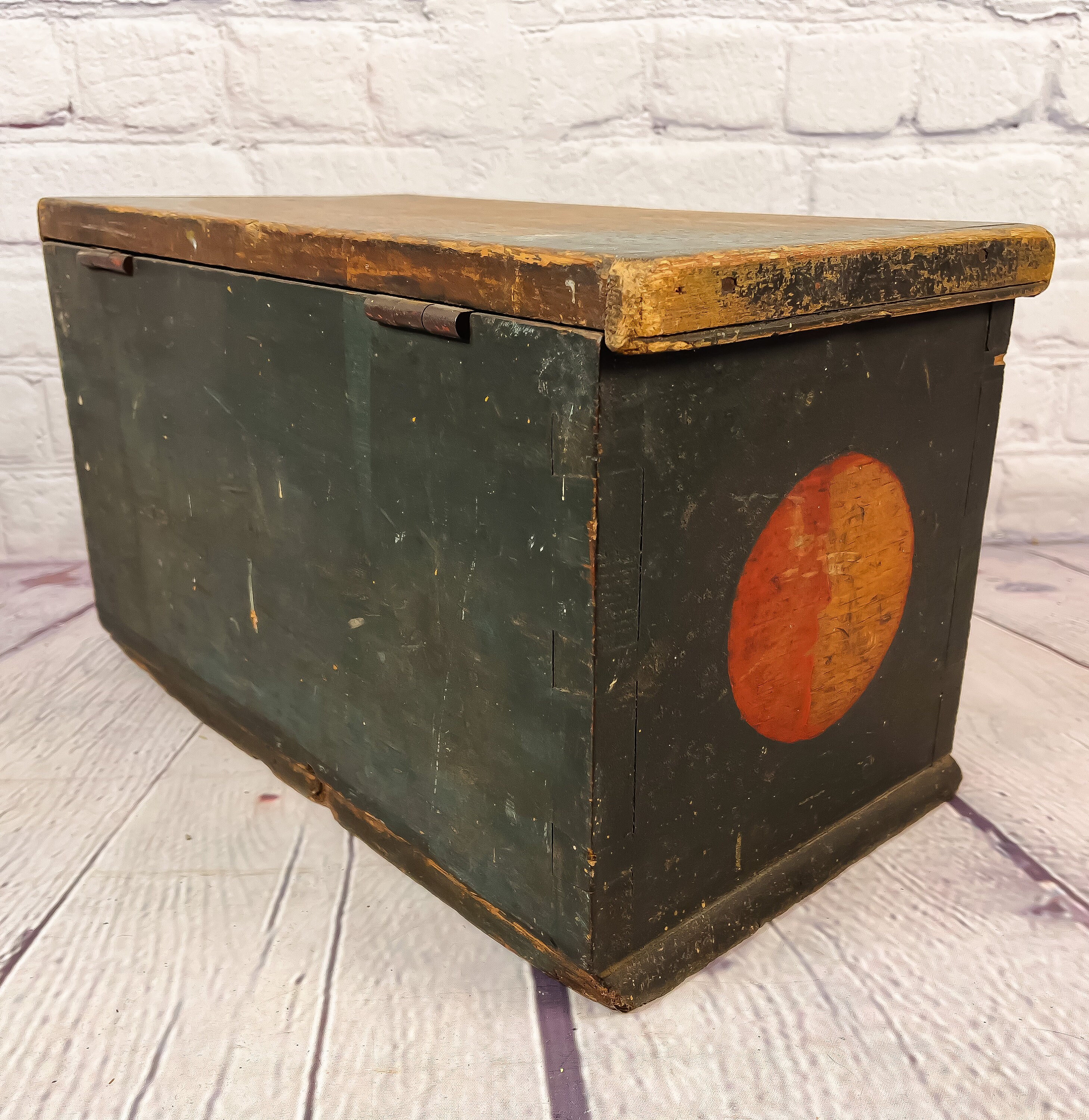 Antique Folk Art Box in Pine With Painted Face and Dovetails, Antique ...