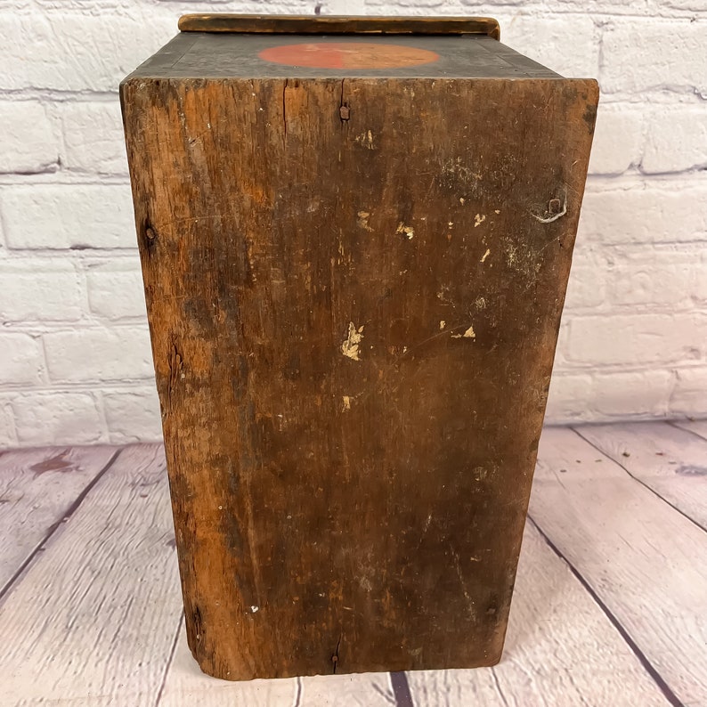 Antique Folk Art Box in Pine With Painted Face and Dovetails, Antique ...