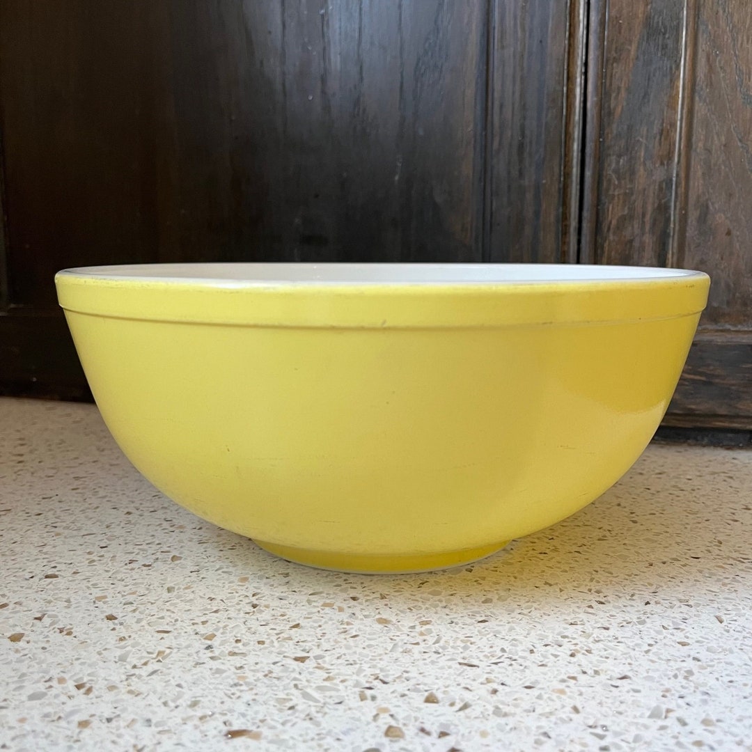 Vintage Yellow Pyrex Bowl. Large Mixing Bowl. Primary Yellow Glass Bowl ...