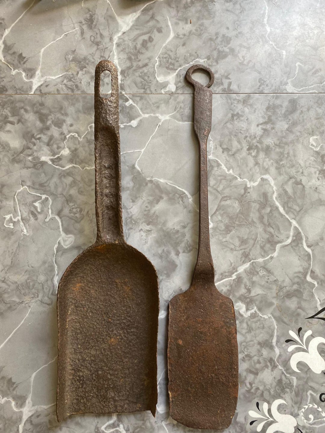Old Iron Shovel. Iron Distressed Scoop. Metal Hanging Kitchen Decor ...