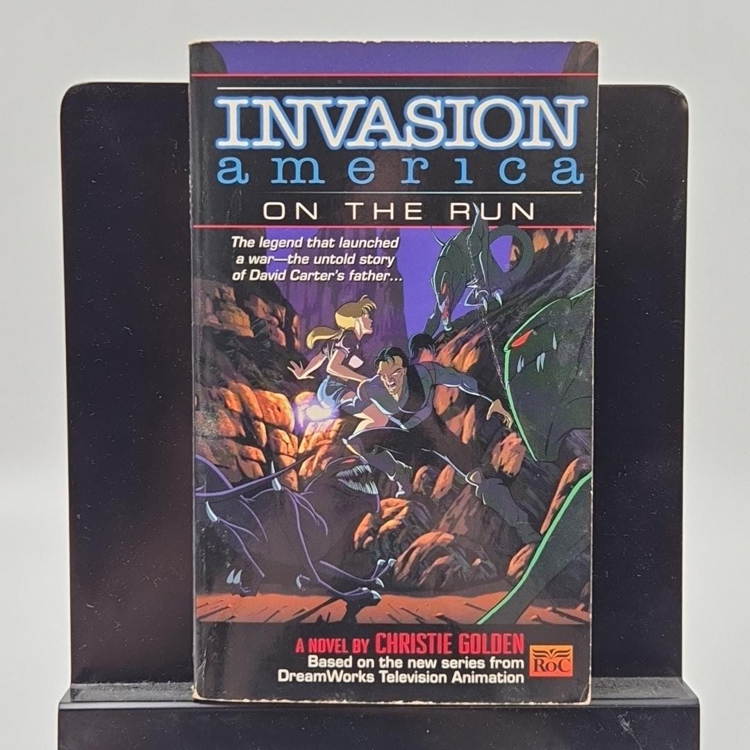 VTG 90s Invasion America Book on the Run Christie Golden PB Invasion ...