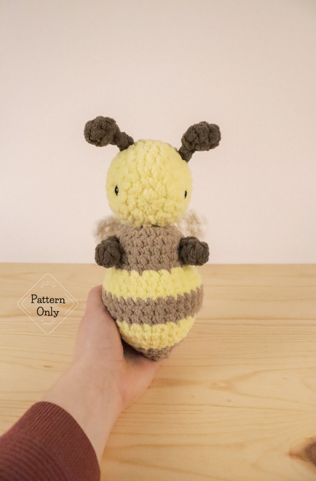PATTERN/INSTRUCTIONS Bee, Amigurumi Pattern, Bee Pattern, Crochet Bee ...
