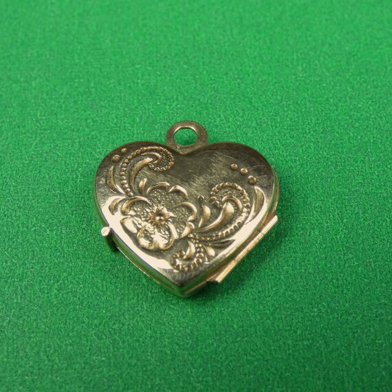 Vintage Small 9ct Gold Heart Shaped Locket / Pendant - Gem
