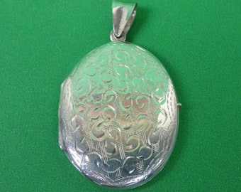 Oval Sterling Silver Locket Pendant - Etsy