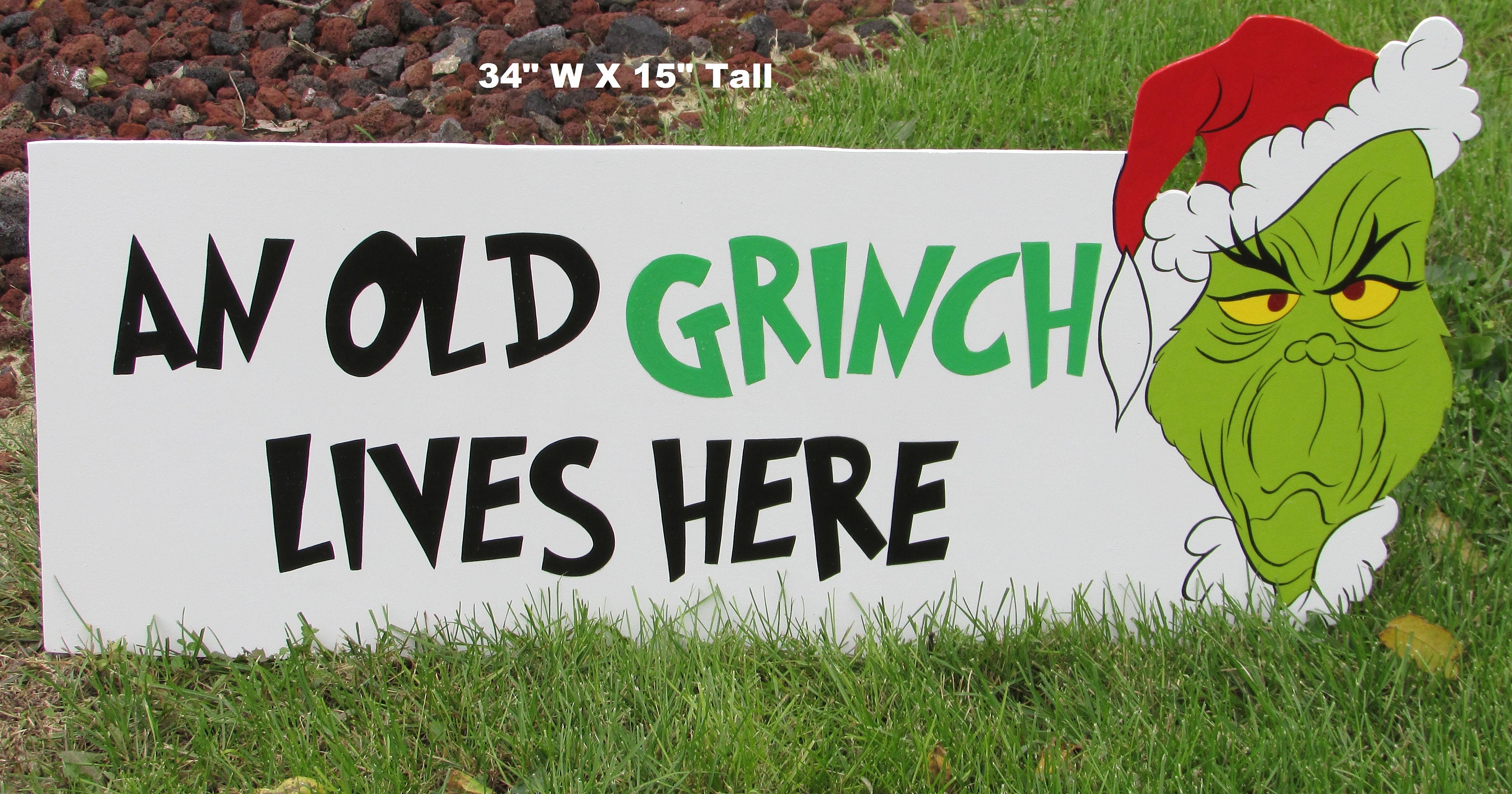 Last Day!!! Holiday Lawn Sign: "an OLD GRINCH Lives Here" - Etsy