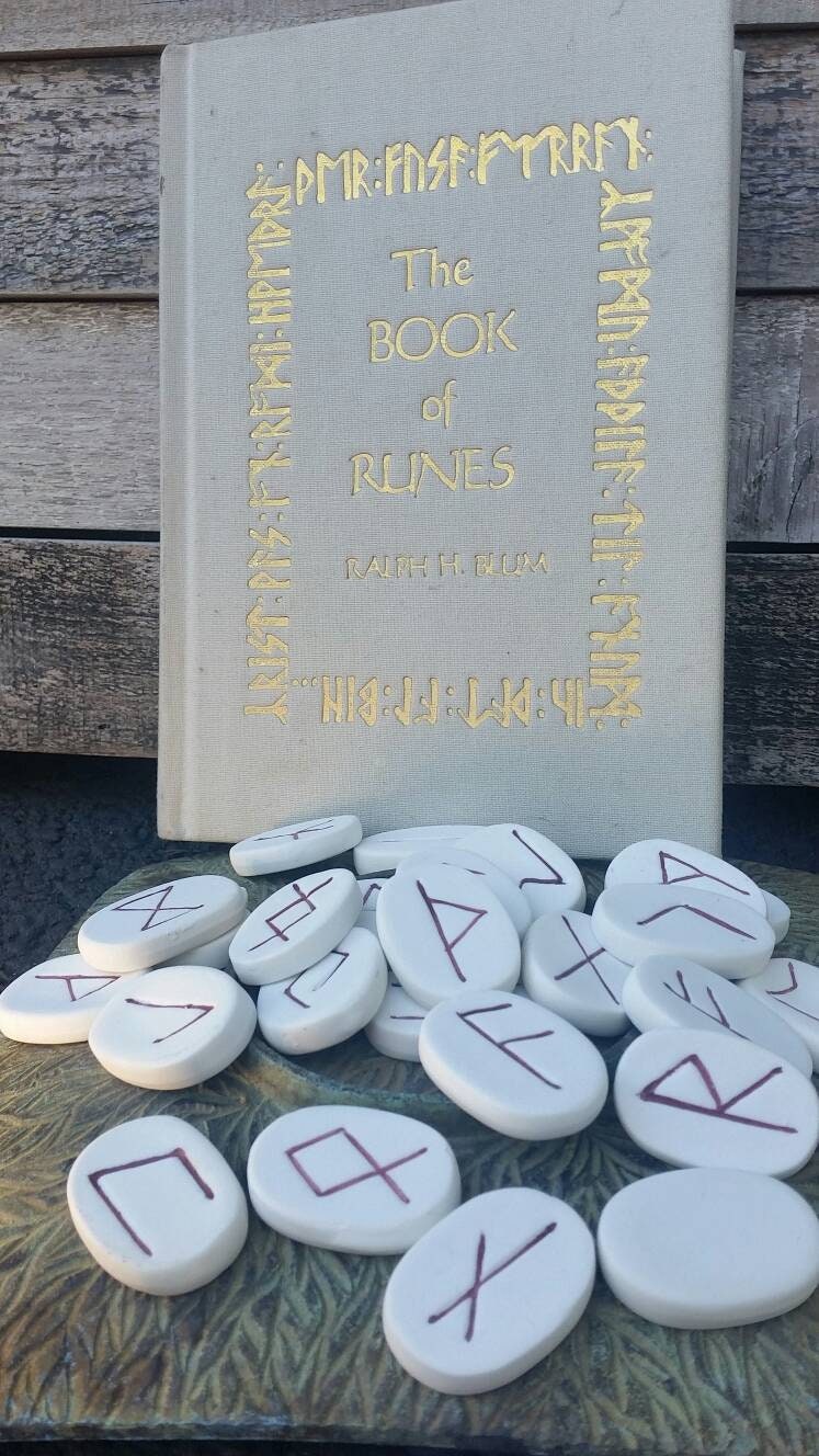 Tarot Cards & Rune Reading: Spirit What Messages Do I Need to Hear Now ...