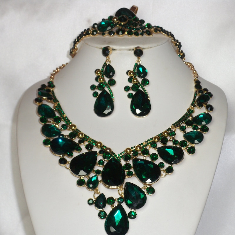 Green Necklace - Etsy