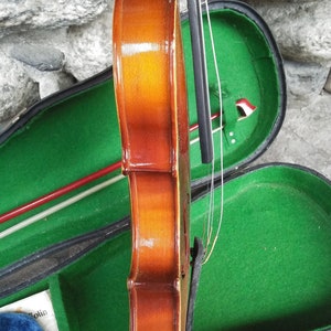 Old Musical Instrument Violin - Old Czech Violin - Antique Musical ...