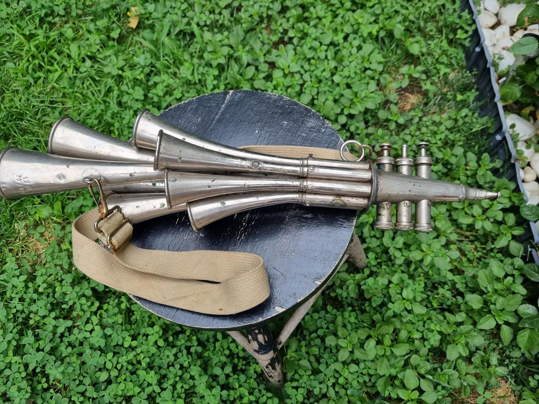 Vintage Musical Instrument Trumpet Fanfare Copper Old Trumpet Wind ...