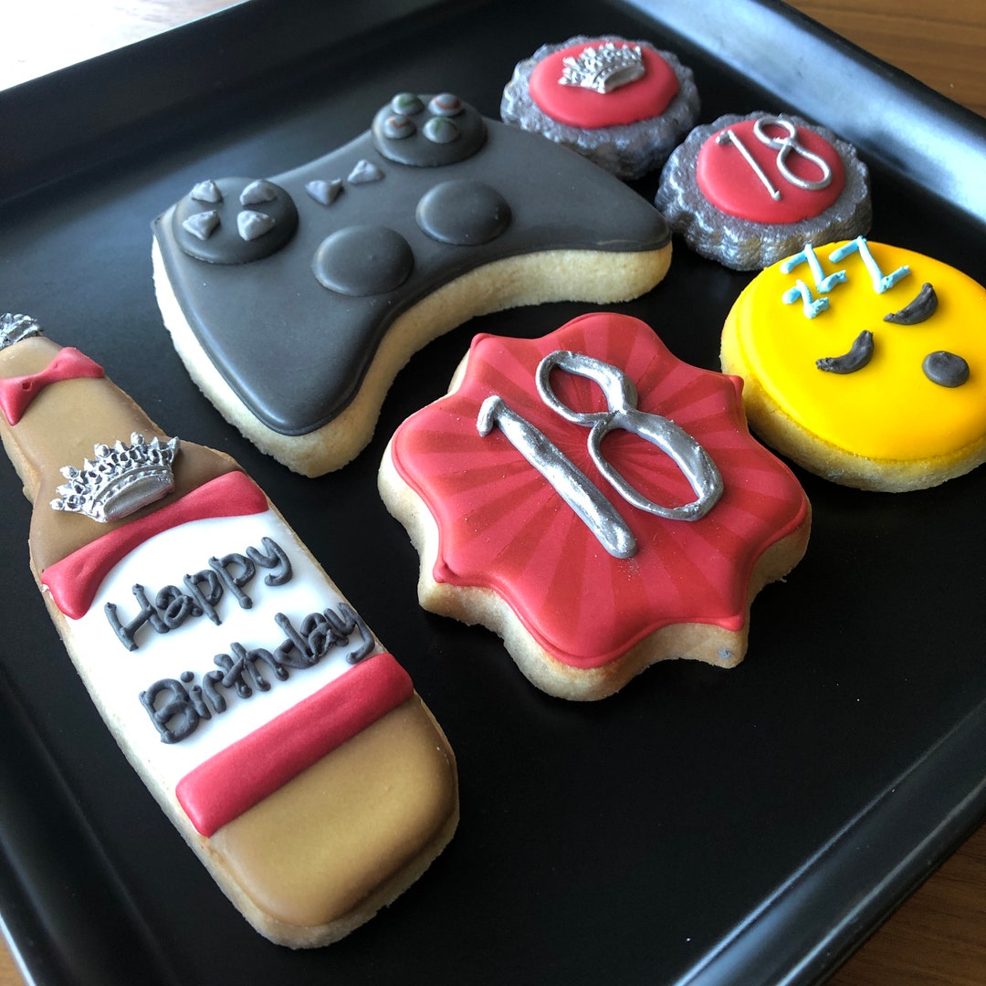 18th BIRTHDAY GIFT 1biscuit Gift Box, 18th Cookies, 18th Gift Idea ...