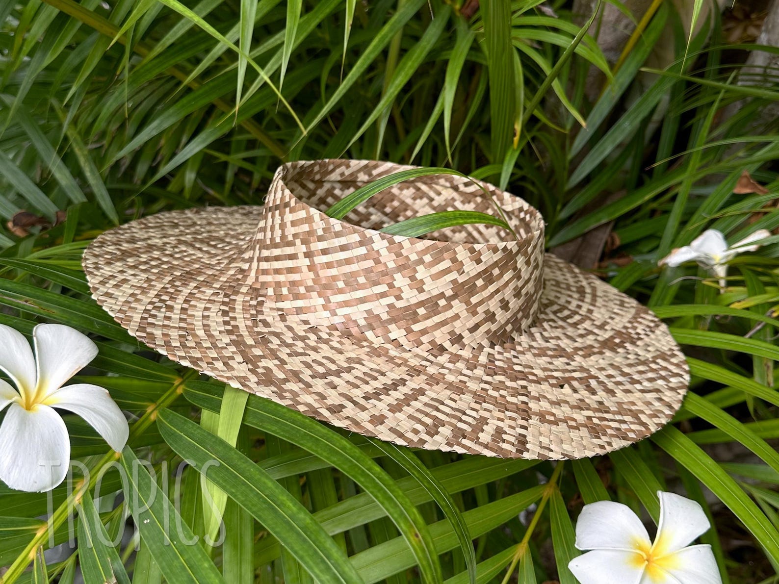 Brown & White “hawaiian” Style Lauhala Hat // Crownless Hat // Woven ...