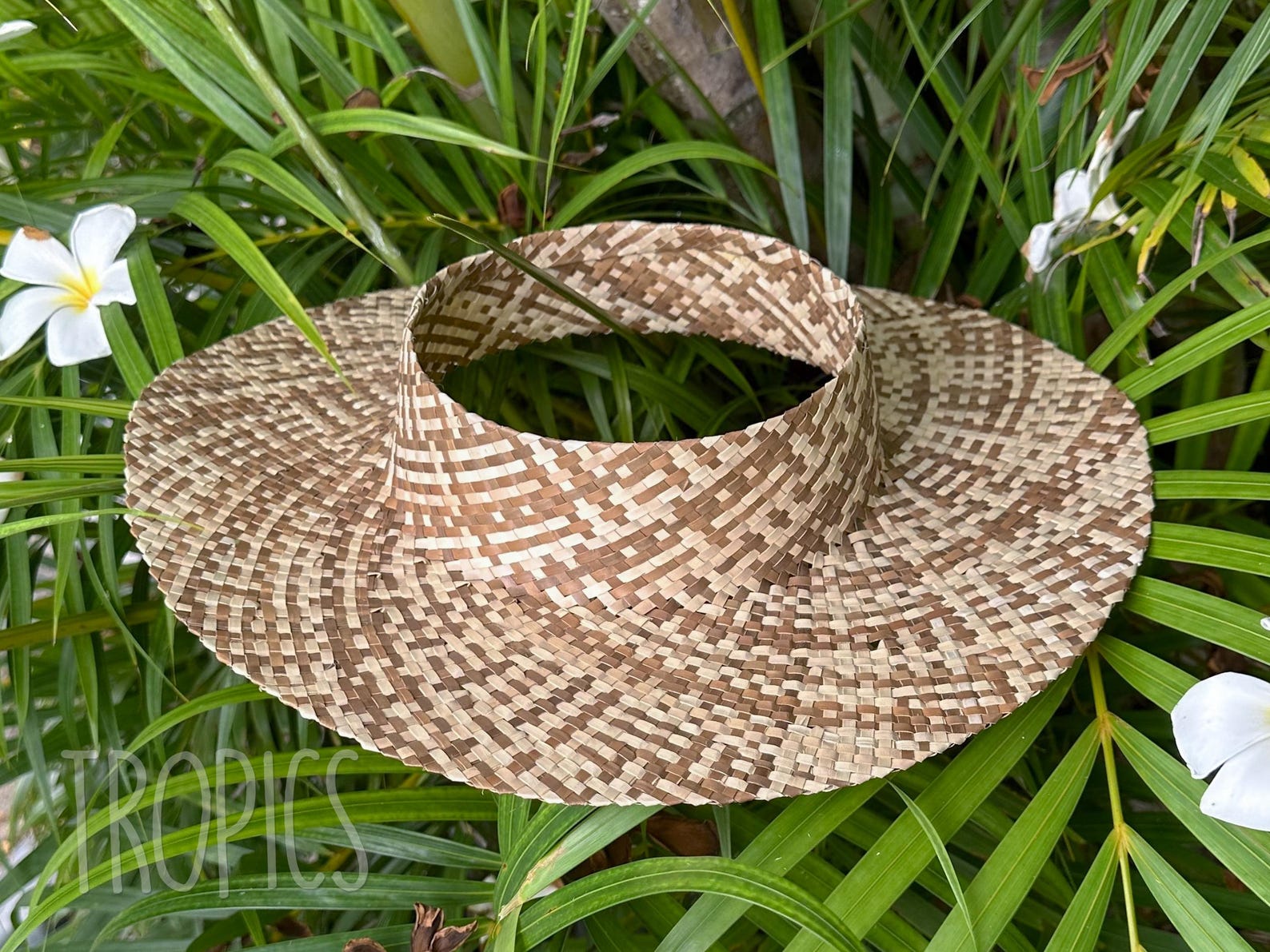 Brown & White “hawaiian” Style Lauhala Hat // Crownless Hat // Woven ...