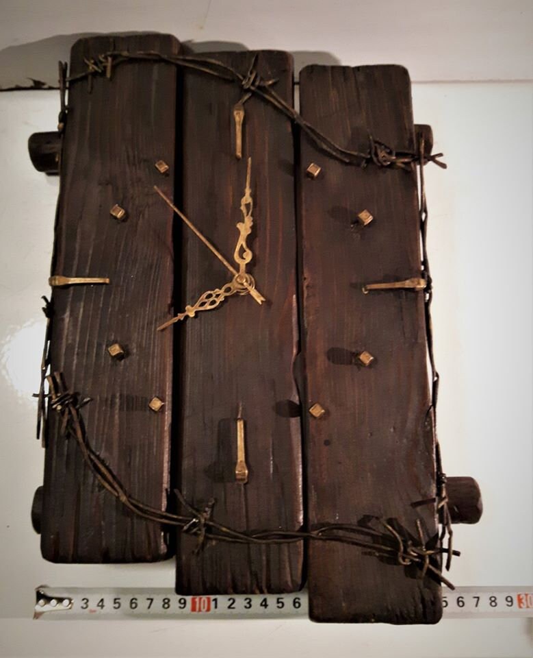 Wall Clock With Barbed Wire and Wag Nails - Etsy