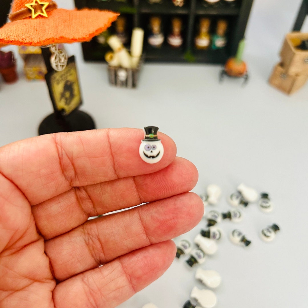Silly Ghost Top Hat Cartoon Face Set of 12 - Tiny Resin Kawaii Cartoon ...