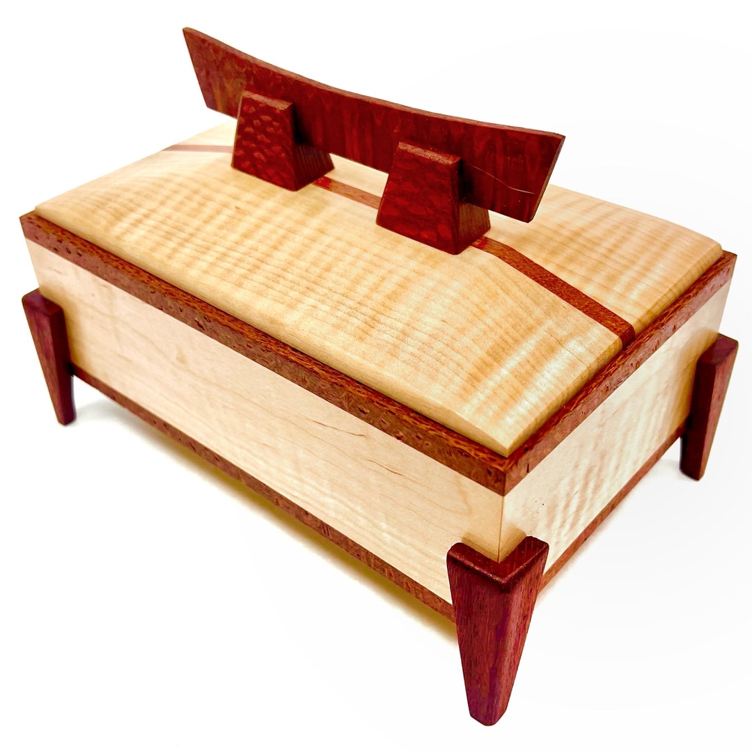 Birdseye Maple Pagoda Box, Wood Valet Box for Men, Wooden Keepsake Box ...