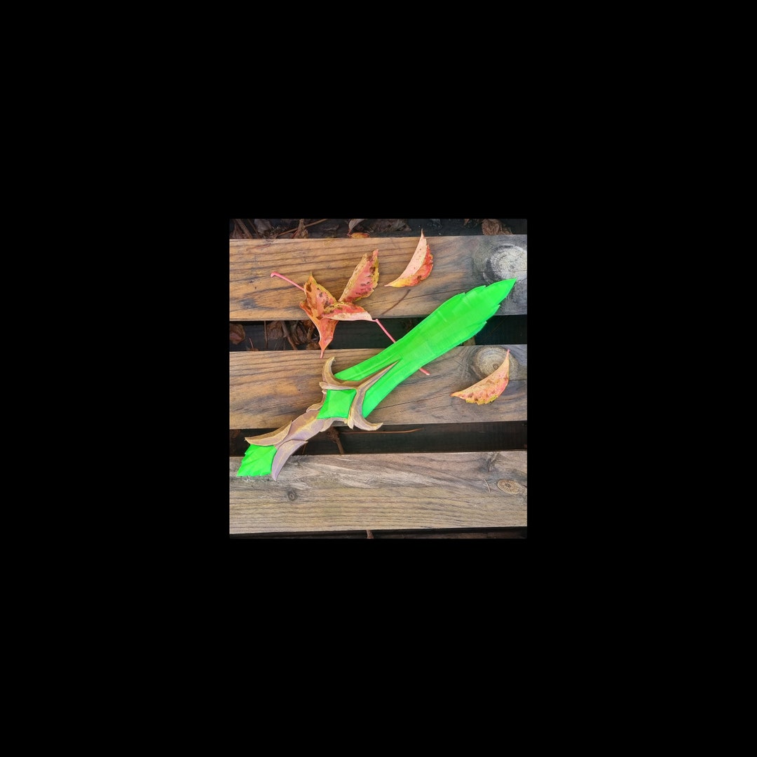 Skyrim Glass Dagger Elder Scroll Inspired - Fan Made Prop - Etsy