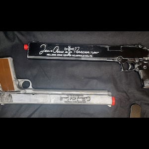 Hellsing ARMS Alucard .454 Casull & Jackal Gun - Cosplay Fan Made Prop ...
