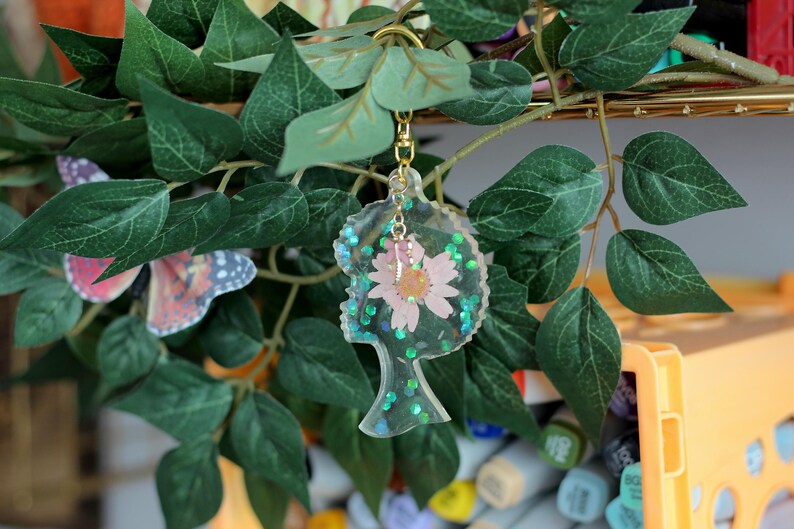 Flourish & Bloom Resin Gold Keychain - Etsy