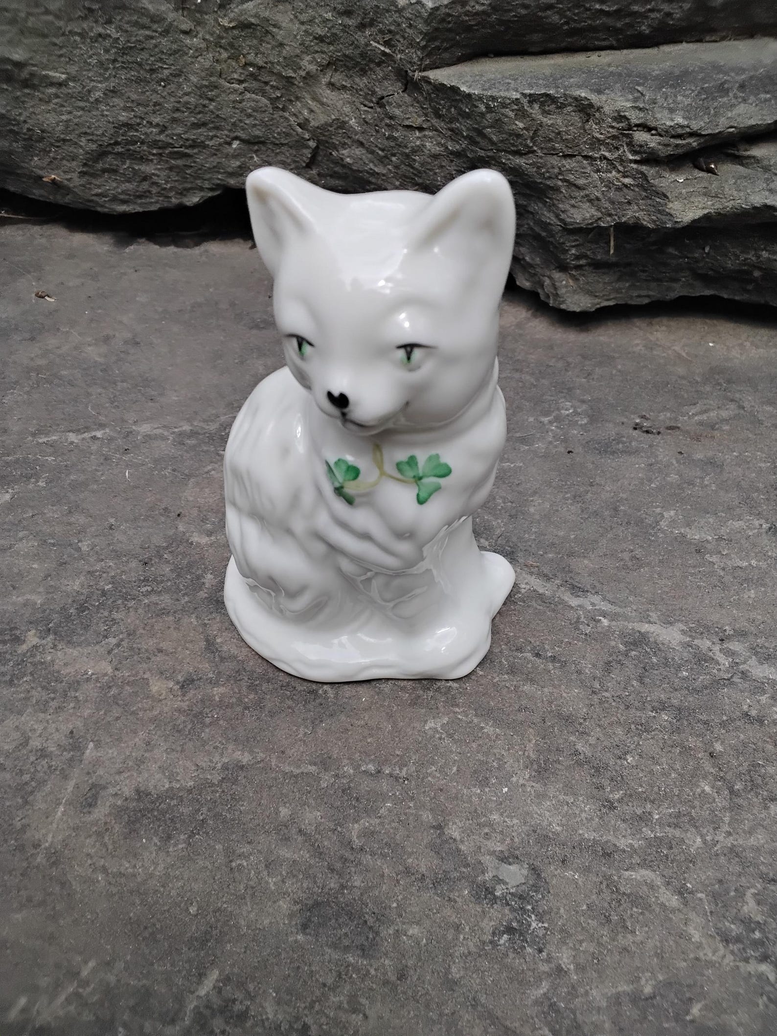 Vintage Belleek White Porce.ain Kitty Cat Figurine Shamrocks, Quizzical ...
