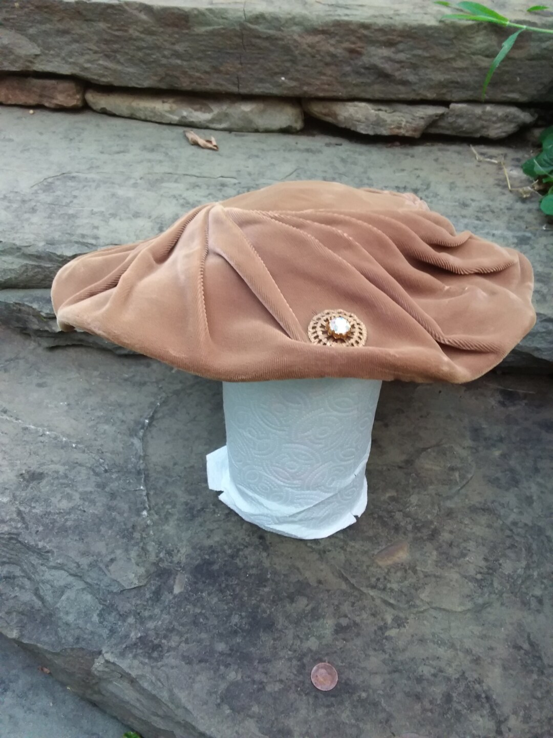 Vintage 1950s Velvet Pancake Platter Hat Perch Tilt Hat Audrey Hepburn ...