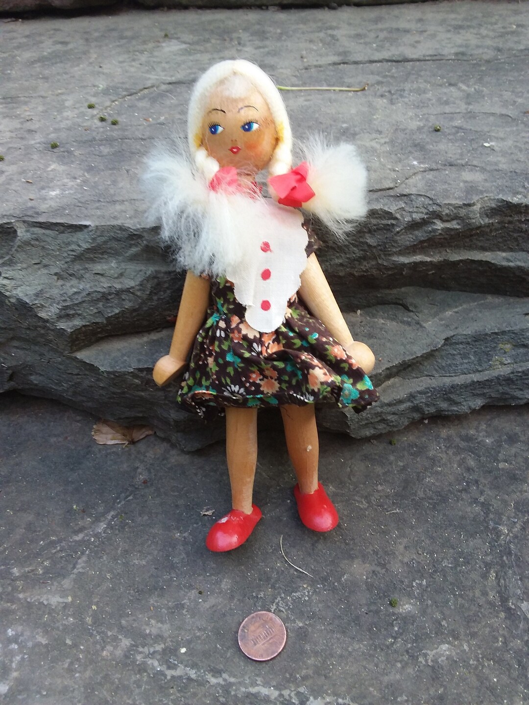 Vintage Polish Wood Peg Doll, Blonde Braids Floral Dress Jointed Wood ...