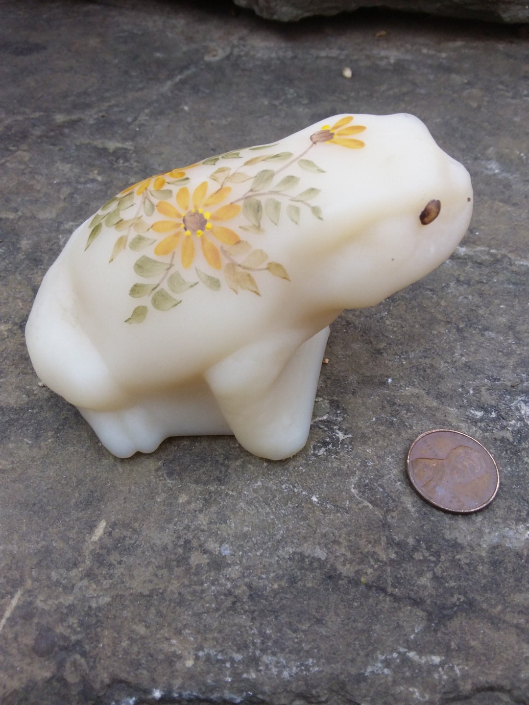Vintage Fenton Custard Glass Frog With Hand Painted Yellow Daisies ...