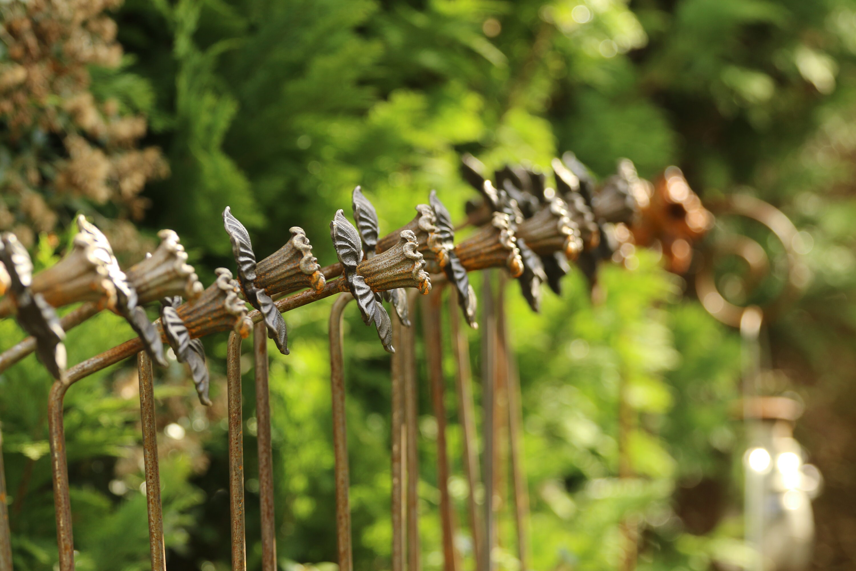 Rusty Daffodil Plant Stake / Plant Support - Etsy UK