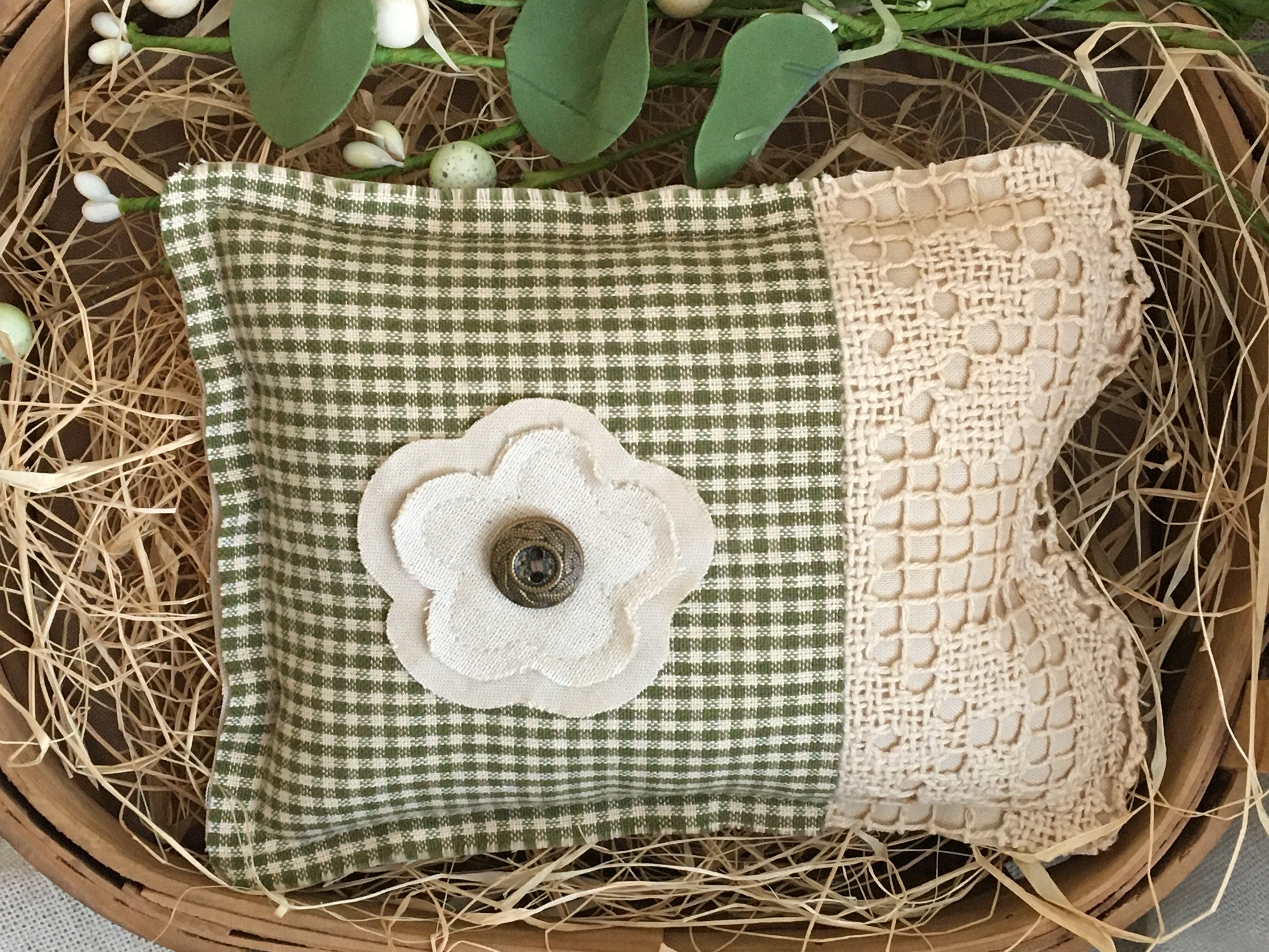 Flower Lace Pillow Tuck Shelf Sitter Basket Filler Homespun Green Tan ...