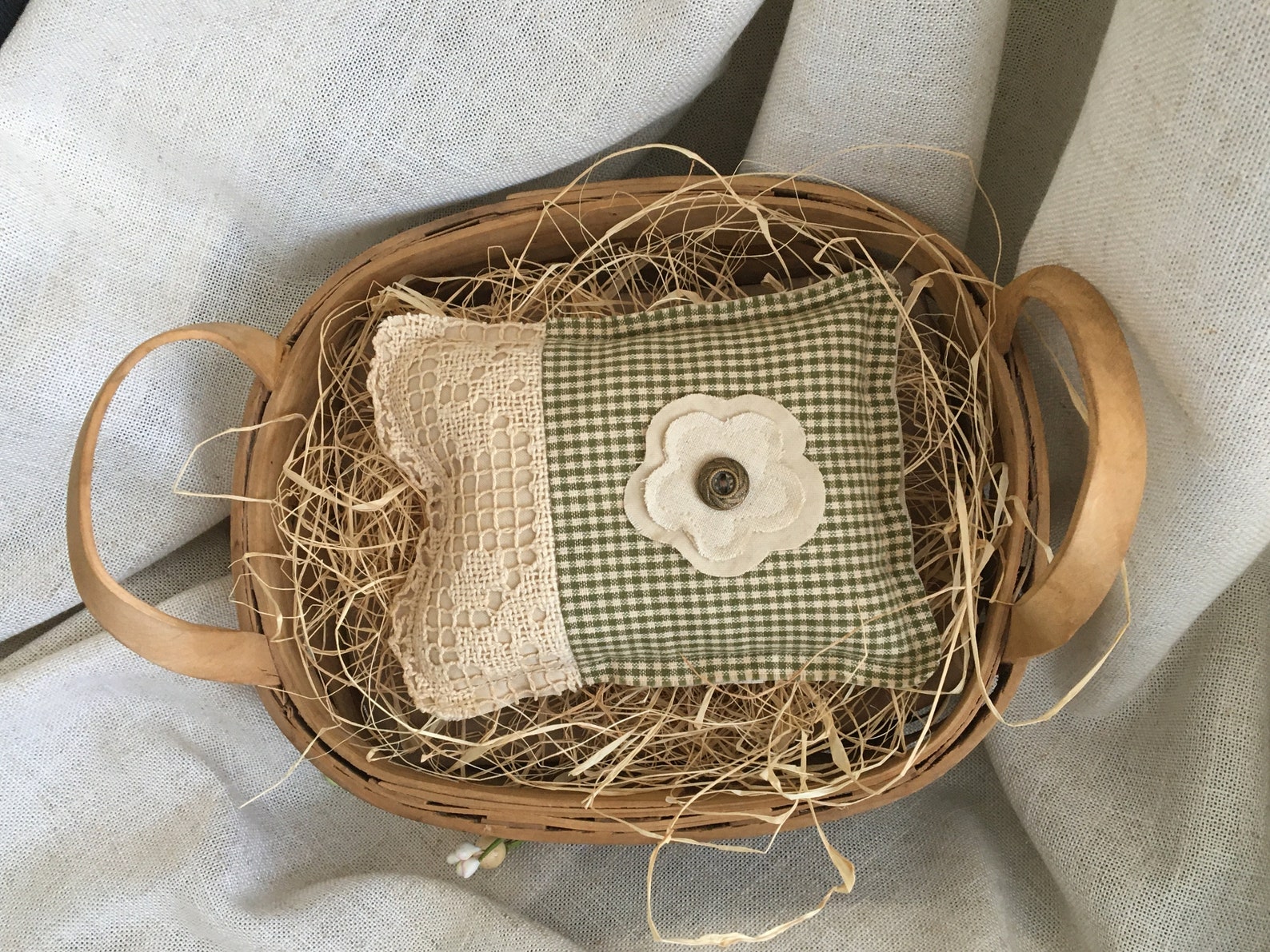 Flower Lace Pillow Tuck Shelf Sitter Basket Filler Homespun Green Tan ...