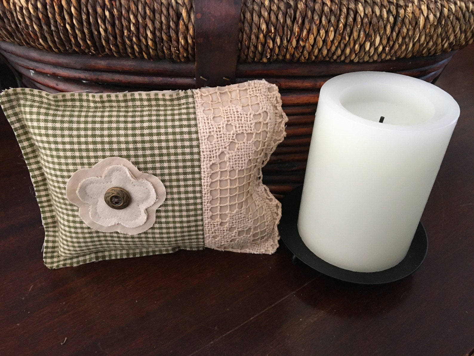 Flower Lace Pillow Tuck Shelf Sitter Basket Filler Homespun Green Tan ...