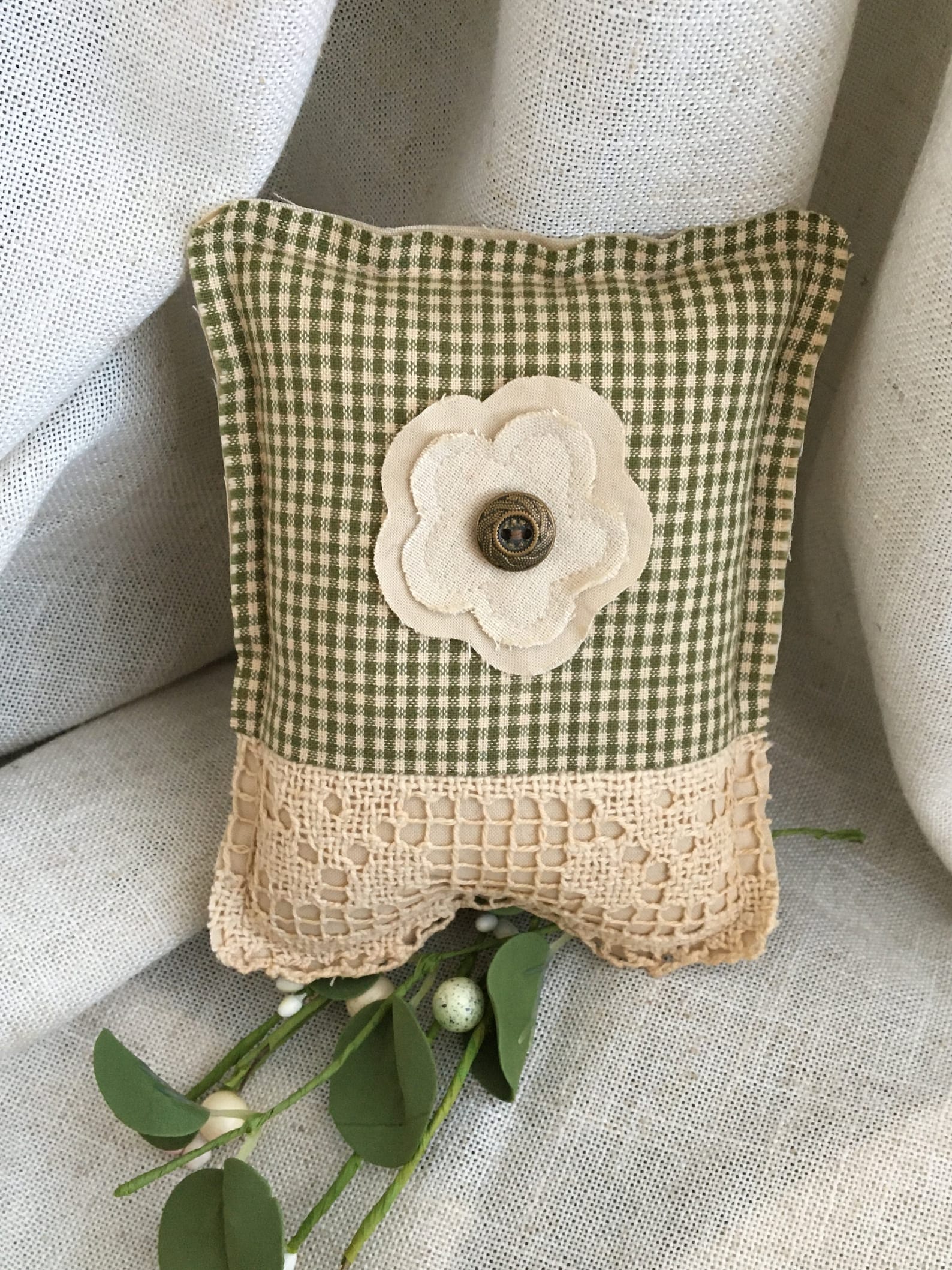 Flower Lace Pillow Tuck Shelf Sitter Basket Filler Homespun Green Tan ...