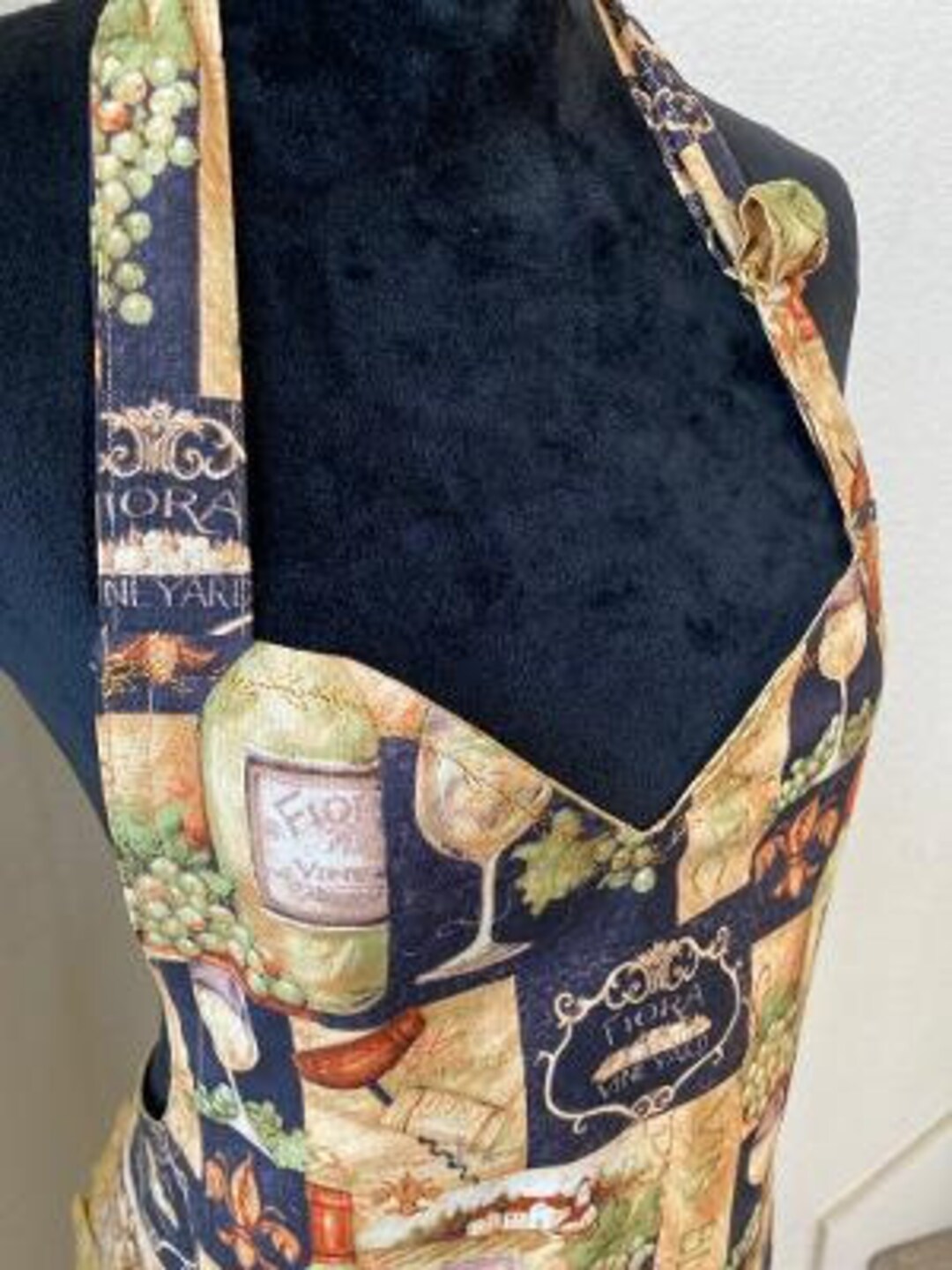 Reversible Apron: wine N Dine - Etsy