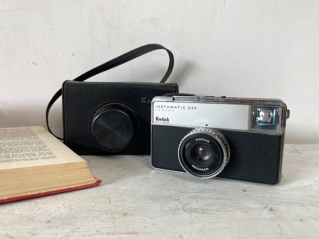 Vintage 1970’s KODAK Instamatic Camera 233 With Vinyl Case Photography ...