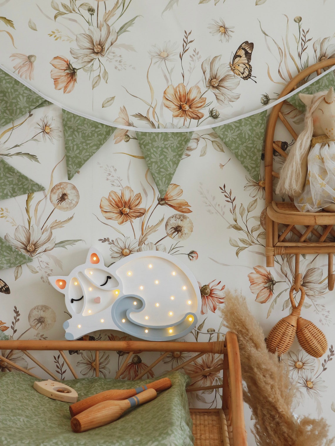 Gold Meadow on White Wallpaper large Flowers - Etsy