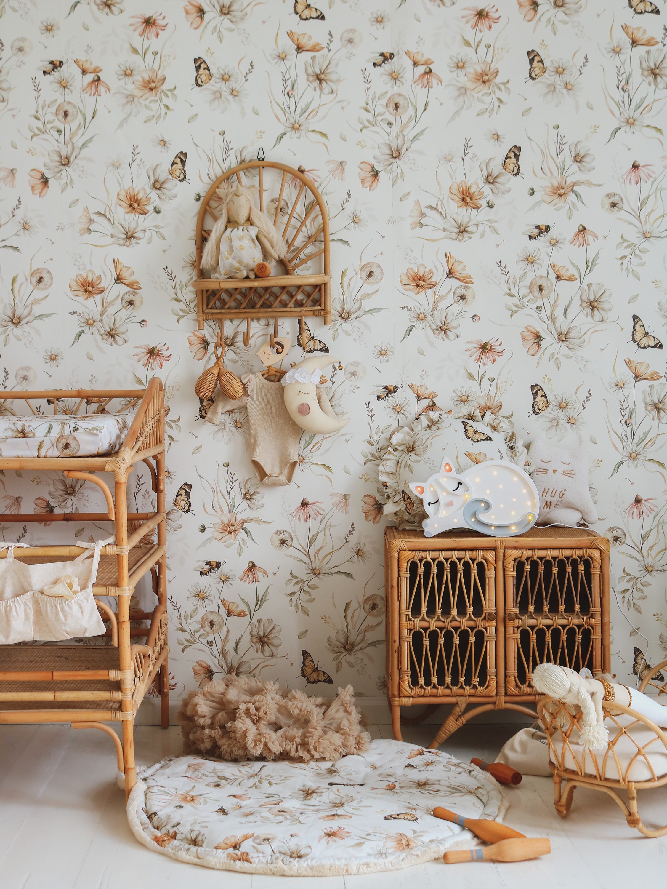 Gold Meadow on White Wallpaper large Flowers - Etsy