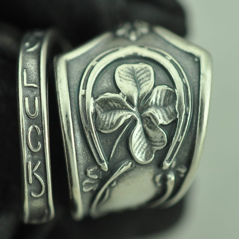 Clover Ring - Etsy