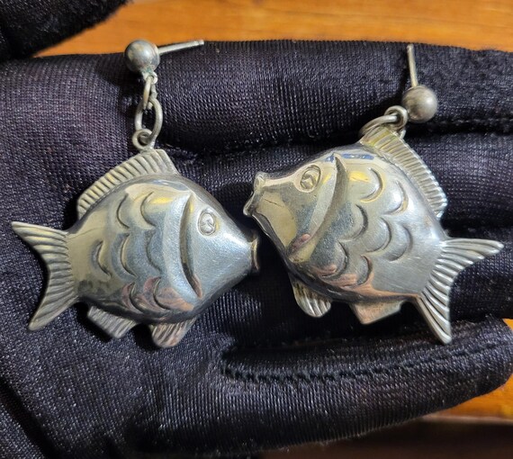 Large vintage puffy sterling silver goldfish fish ear… - Gem