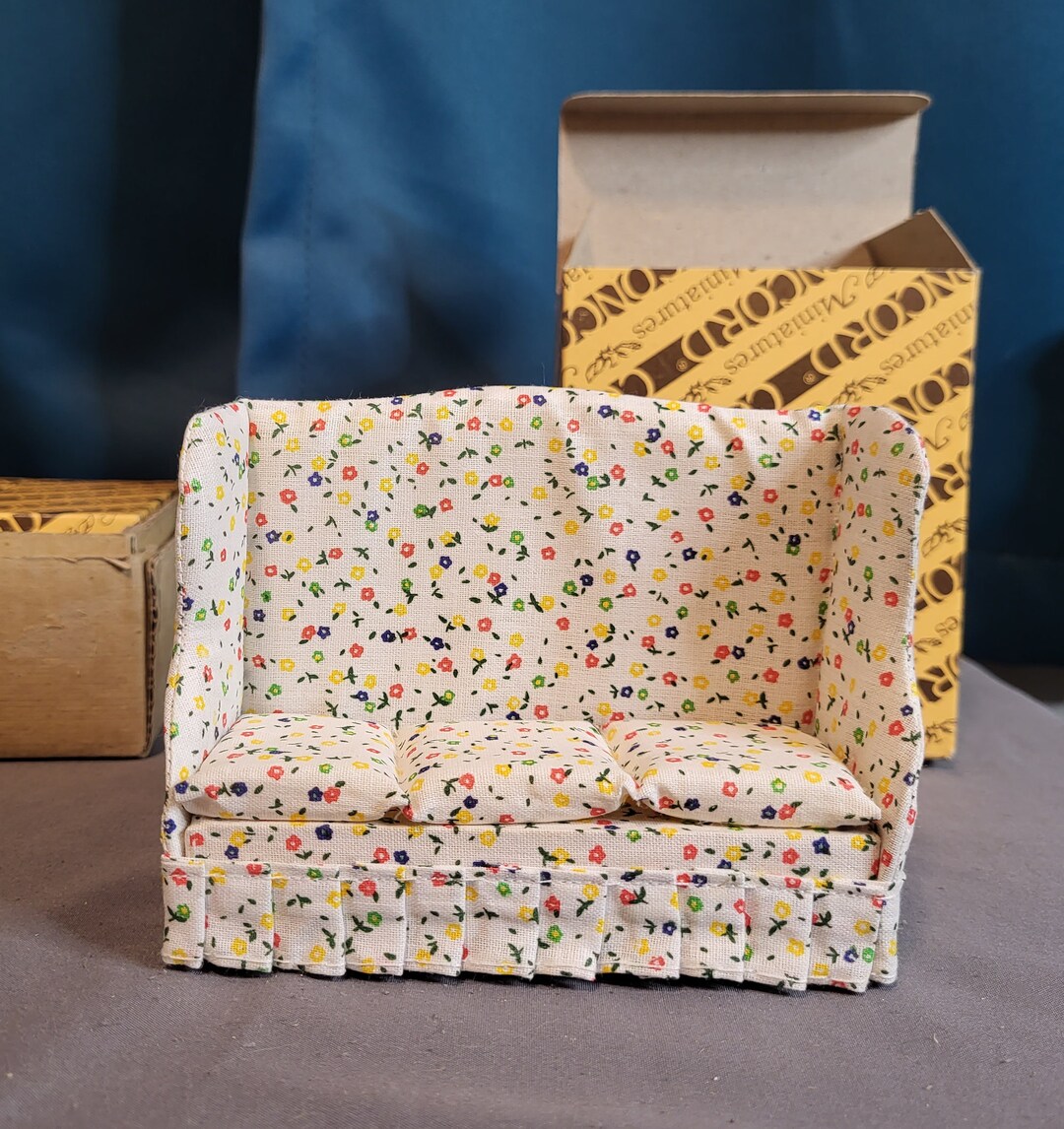 Concord Miniatures Dollhouse Couch: Floral Pattern, Original Box - Etsy