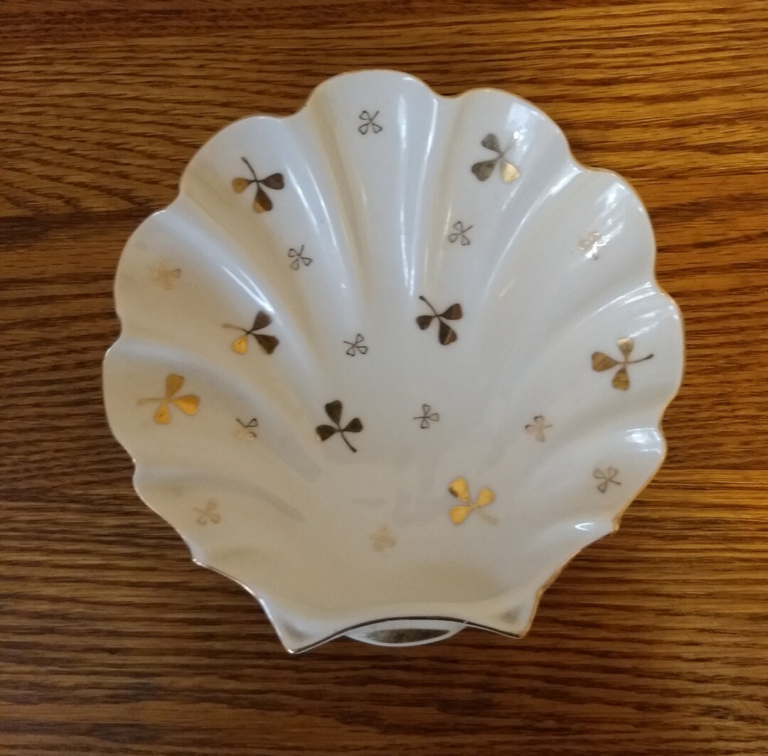 Vintage Andrea by Sadek Clamshell Trinket Dish: Gold Clover Pattern ...