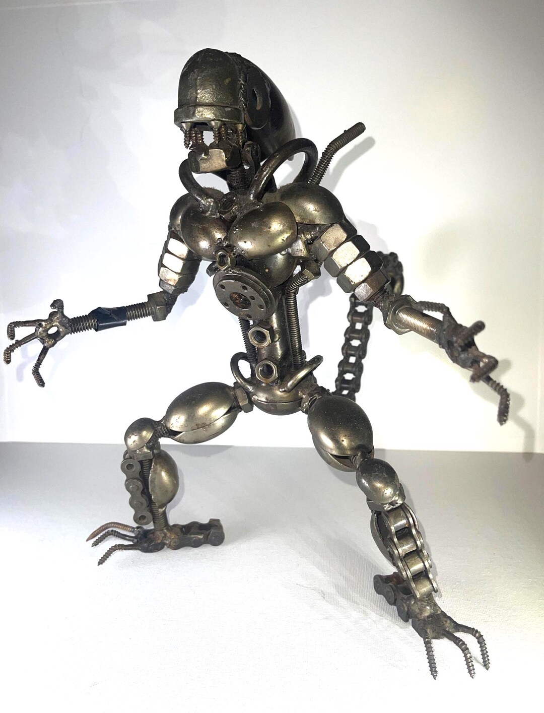 Alien 30cm Metal Sculpture Xenomorph Queen Alien Recycled Metal Art ...