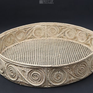 Iraca/straw Caracol Large Round Tray - Etsy