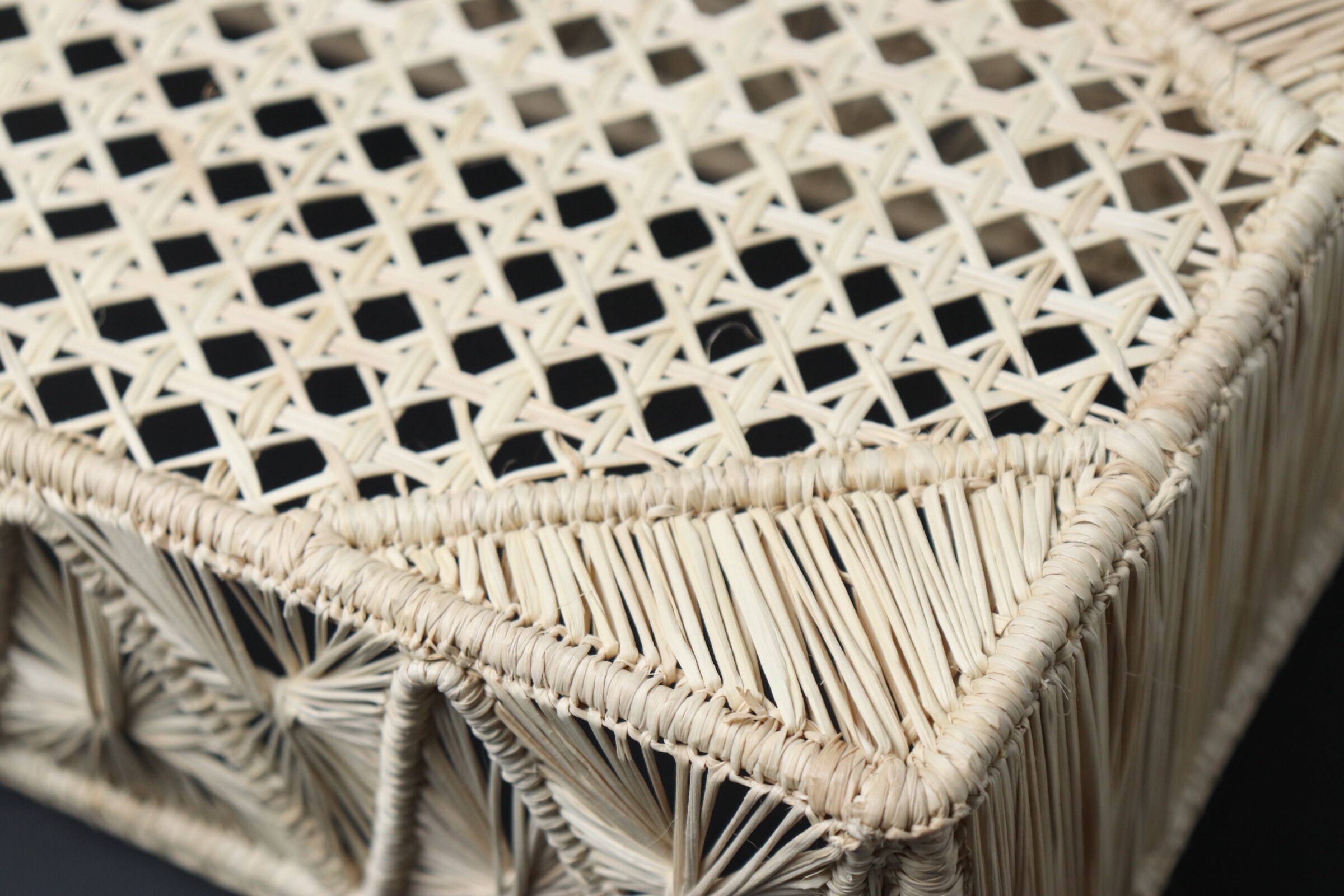 Hand Woven Pyramids Iraca/straw Tray - Etsy