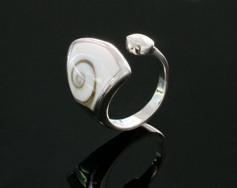 Shiva Shell Ring | Etsy
