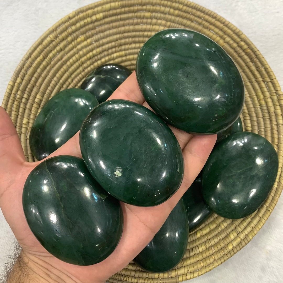 Best Quality Nephrite Jade Palm Stones, Green Jade Palms, Green ...