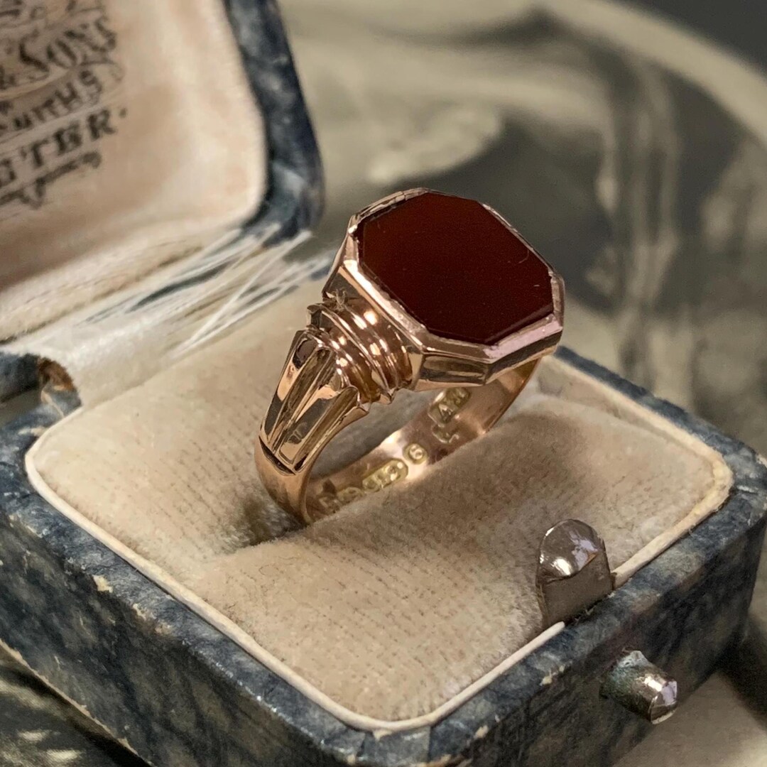 Victoria Gold Signet Ring. 1892 Hallmark 9ct Rose Gold Red Agate ...