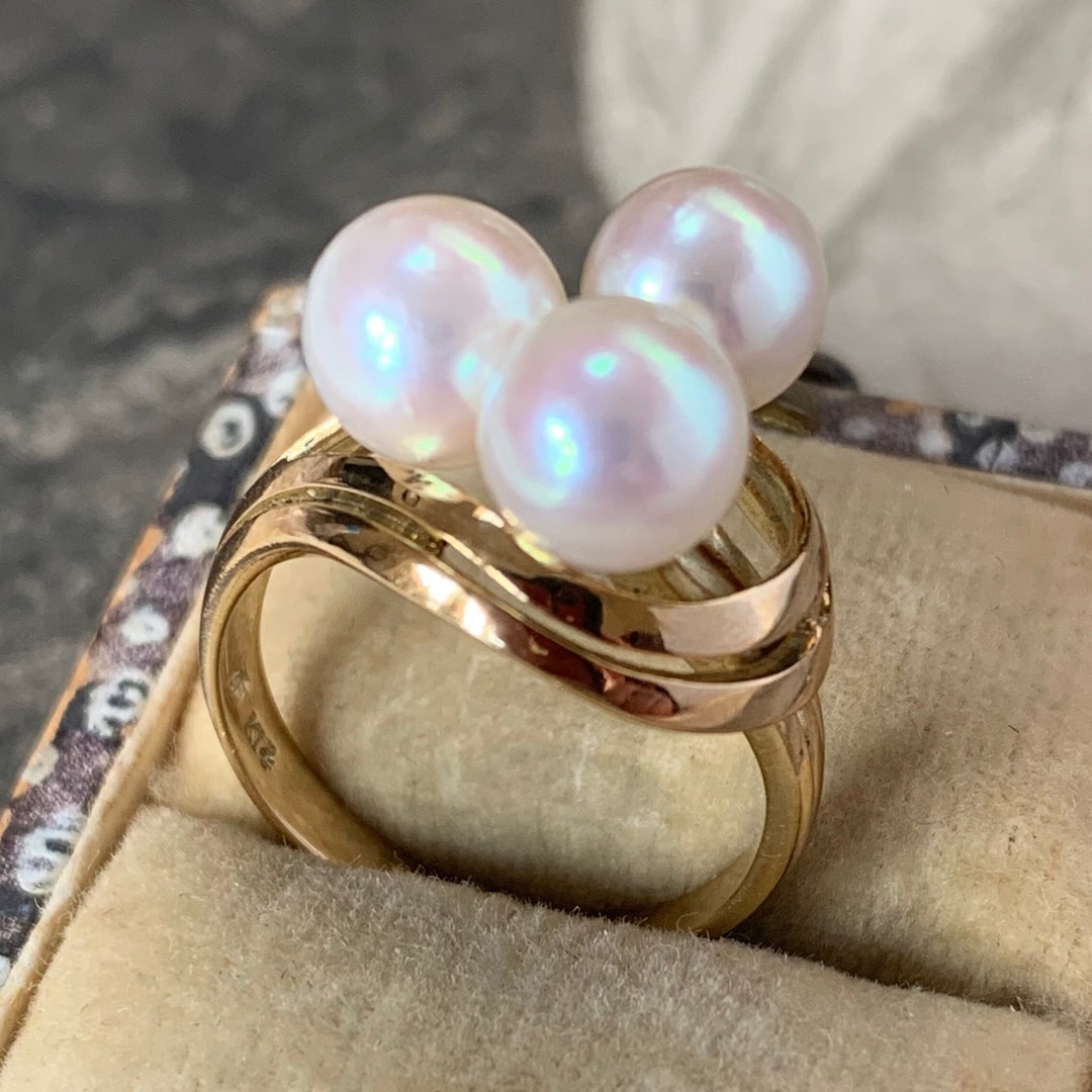 Vintage Mikimoto Pearl Trilogy Ring. 14ct Yellow Gold With Three ...