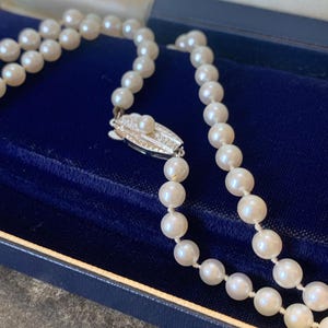 Mikimoto Akoya Pearl Necklace in Original Mikimoto Box. 1950s With Silver Clasp With Mikimoto ...