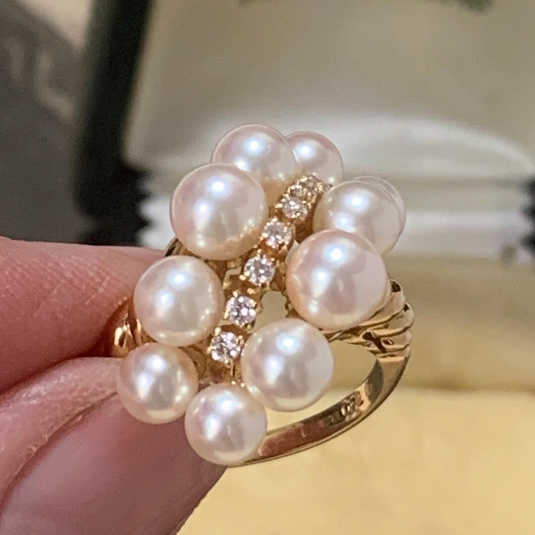 Diamond Mikimoto Pearl Ring. 18ct Gold Pearl and Diamond Cocktail Ring ...