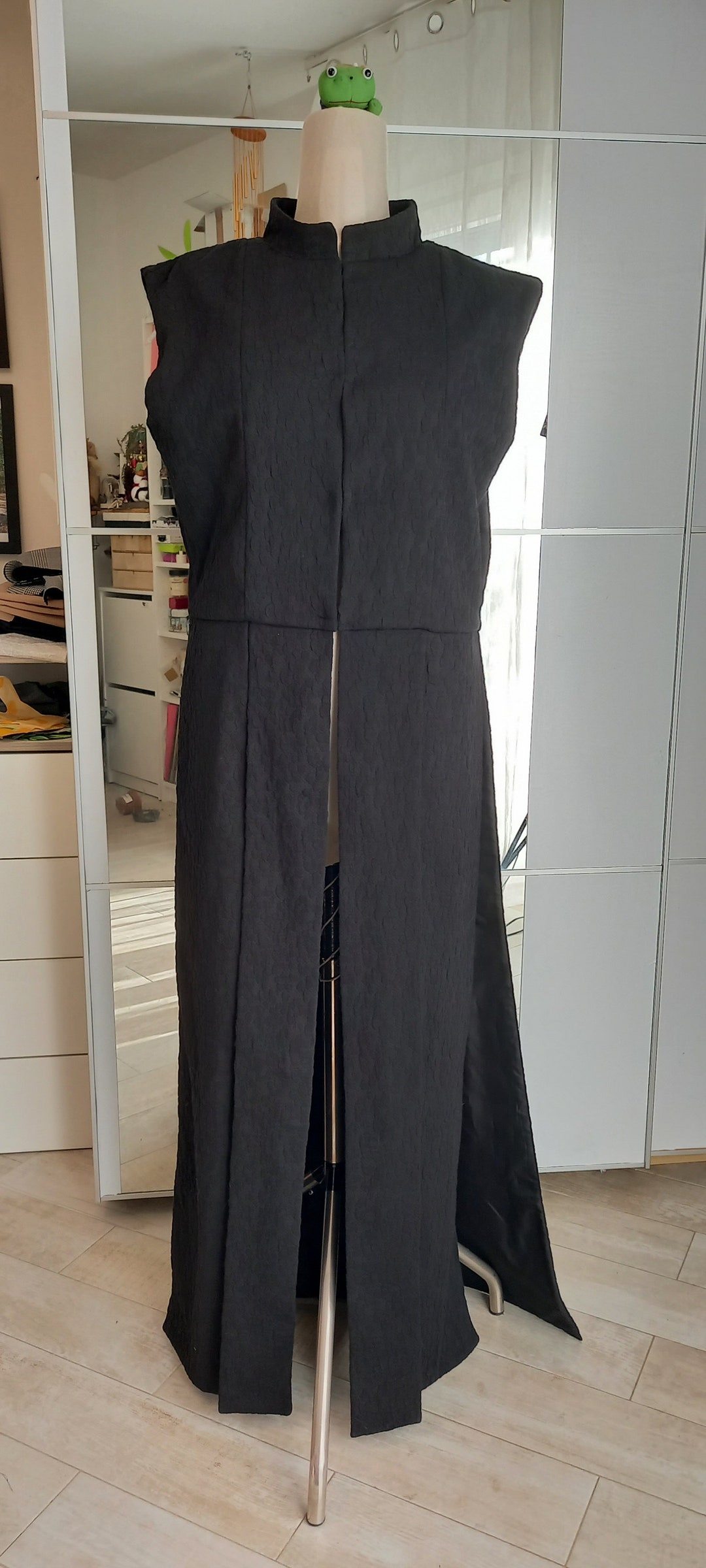 Kylo Ren Cosplay Starkiller Base Robe. Kylo Ren Tailormade Coat. 501's ...